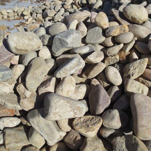 Cobblestone – Tan 2-4″ & 4-8″ | Dreamscapes Landscape Center